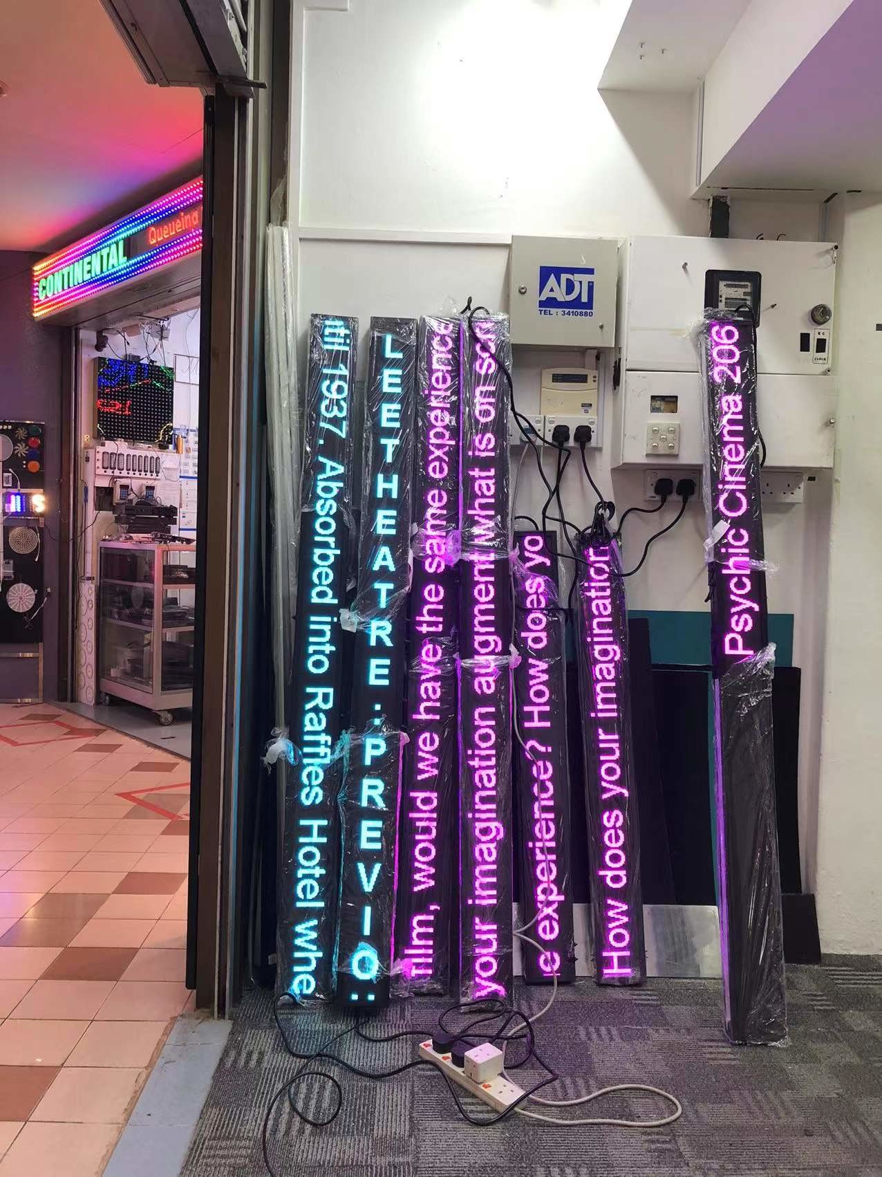 Custom P3mm RGB LED Moving Sign Board With 16port Exchanger